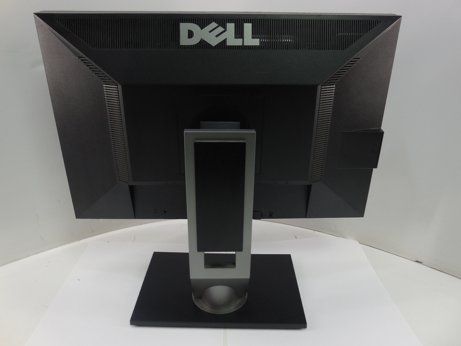 ЖК-монитор 22" DELL 2209WAf