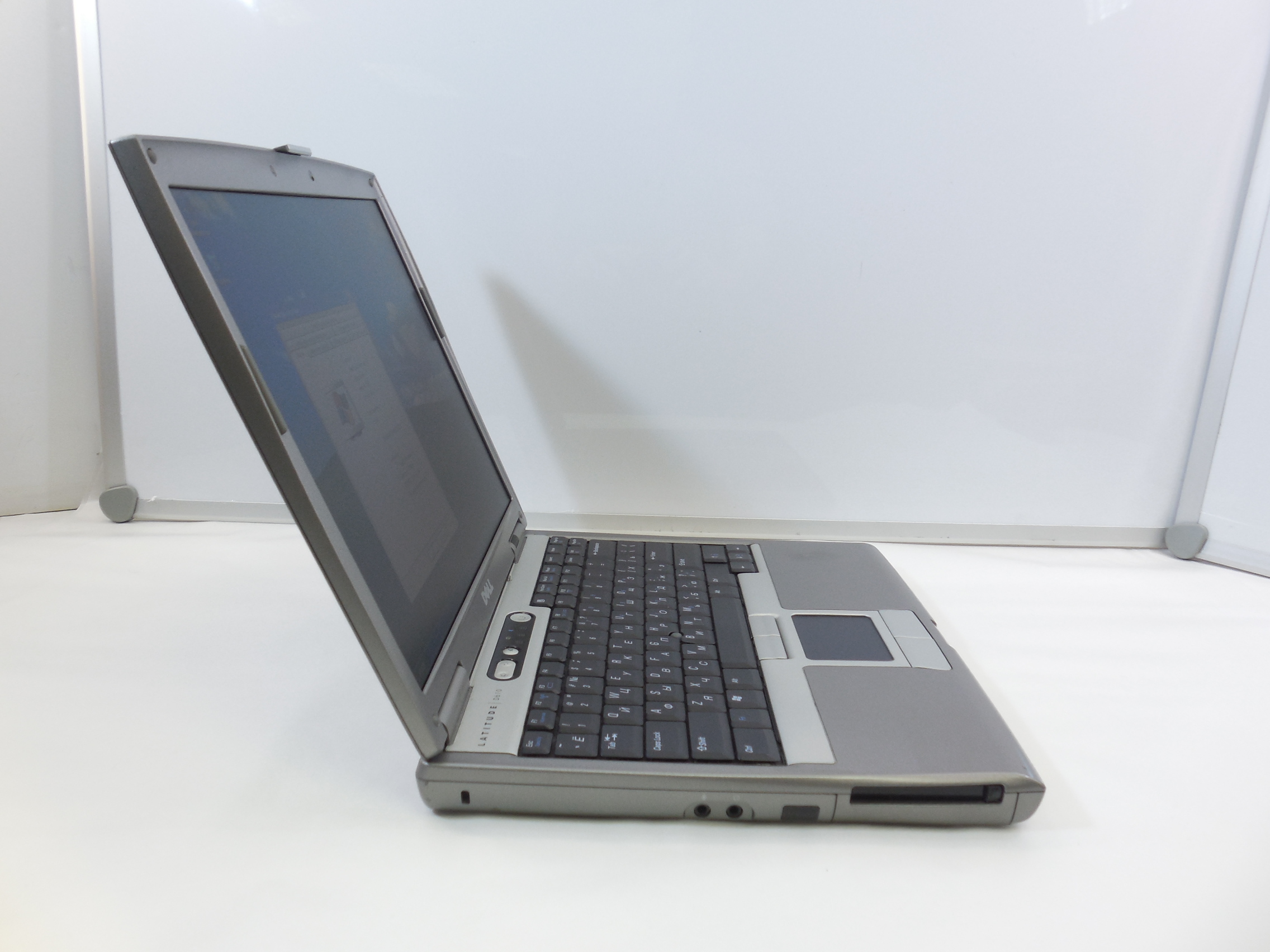 Ноутбук Dell D610