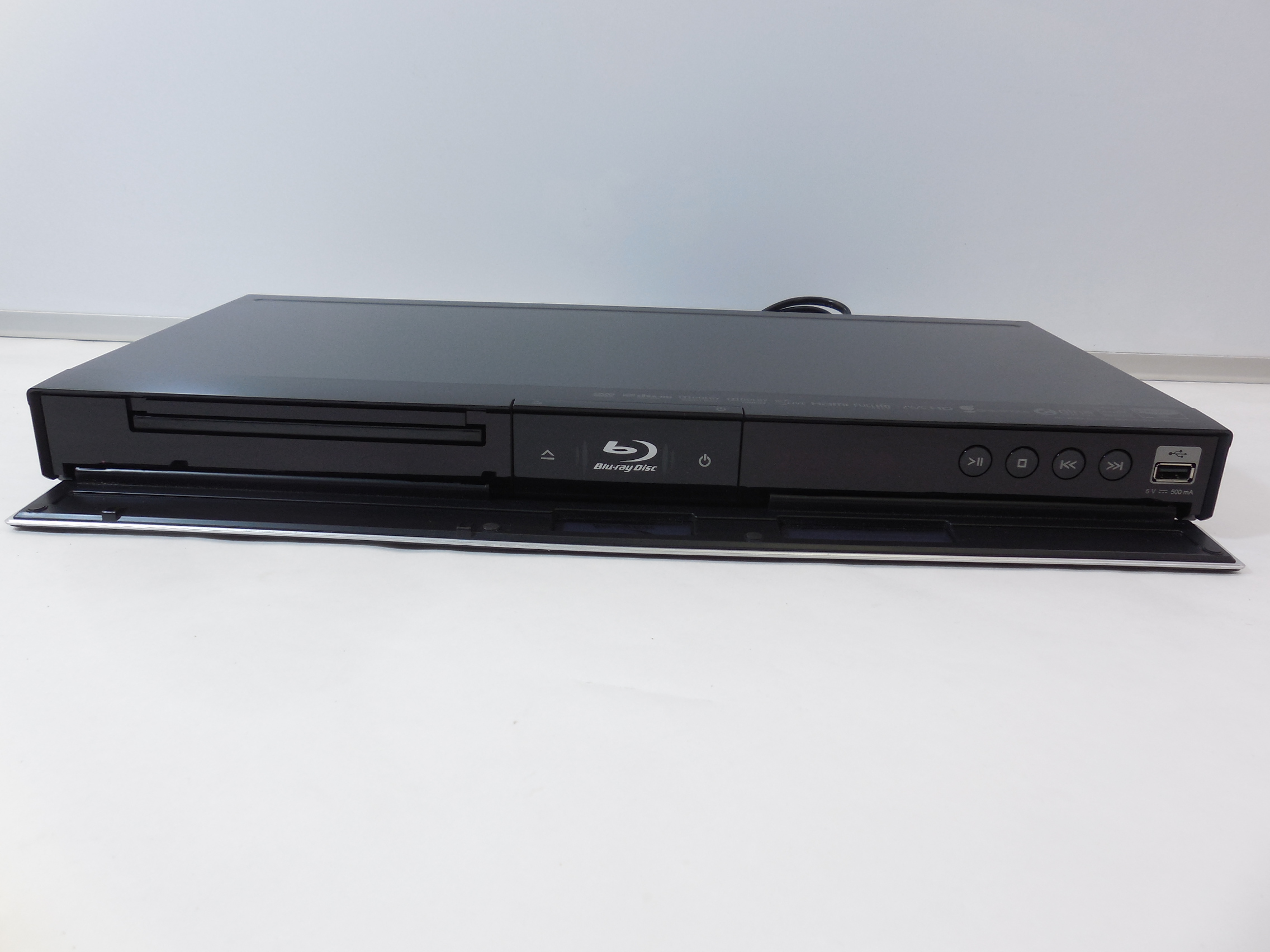 Blu-Ray плеер LG BD570