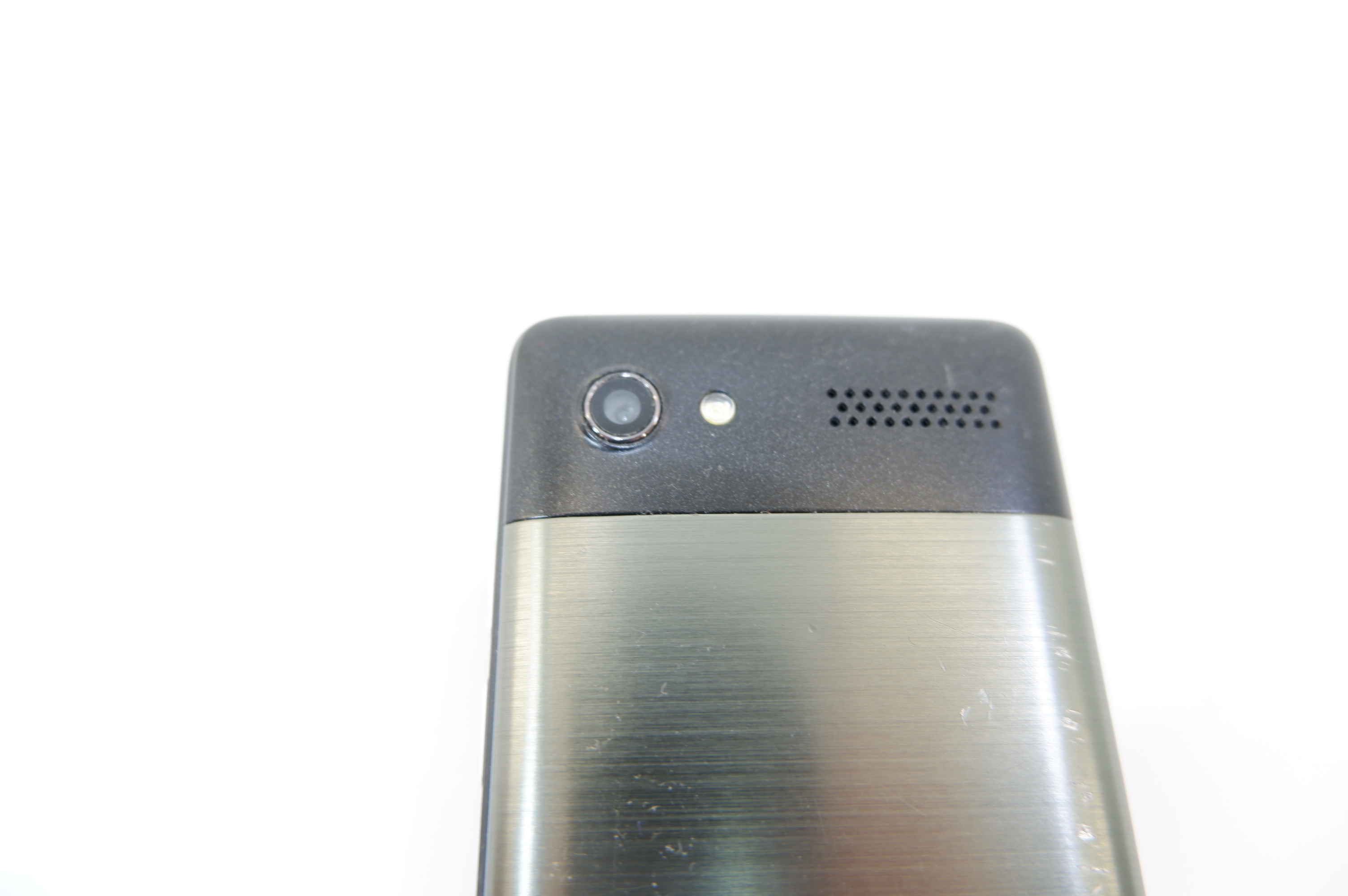 Мобильный телефон Philips Xenium E570